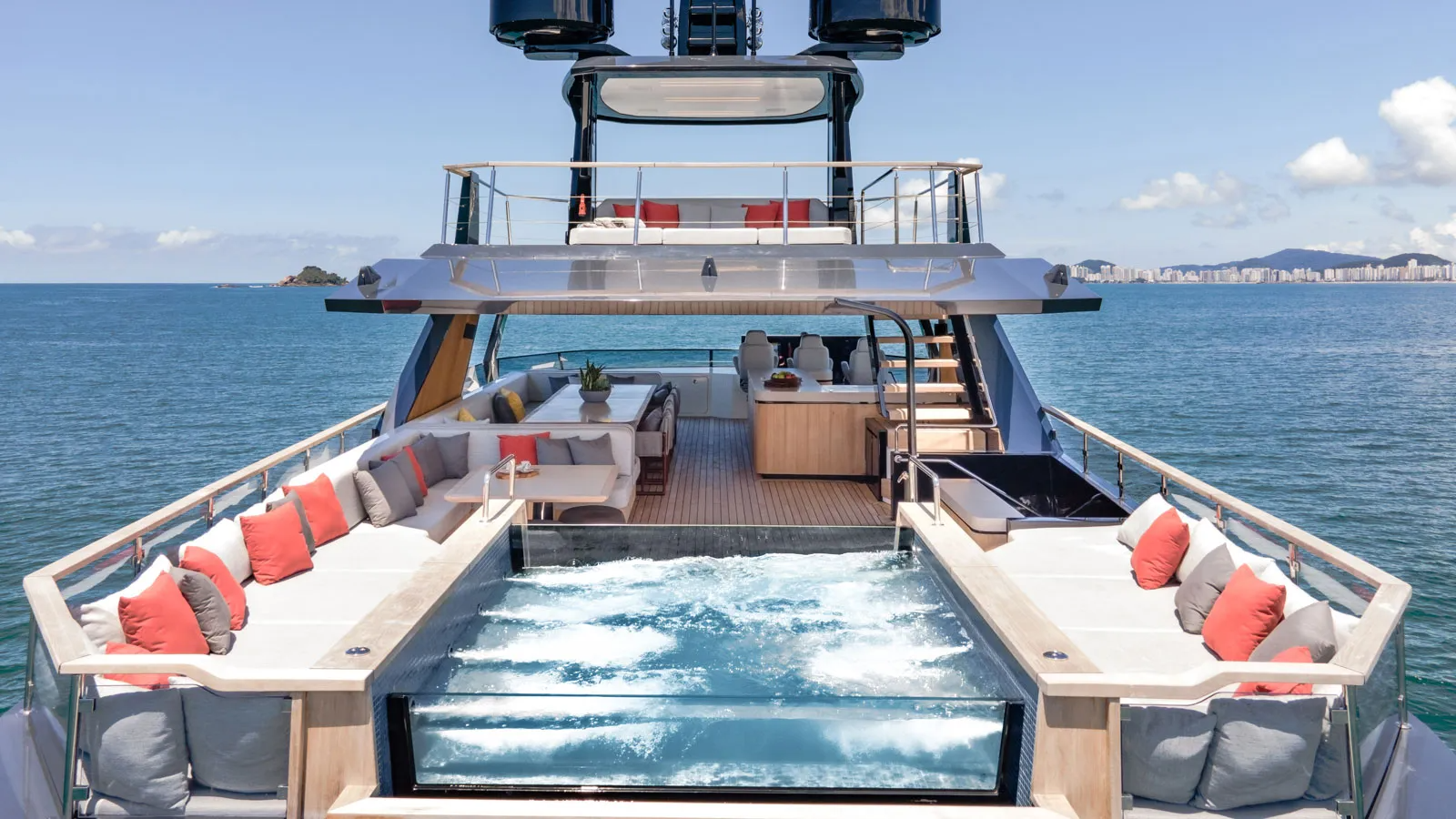 Yacht QUEEN TATI, MCP Yachts | CHARTERWORLD Luxury Superyacht Charters